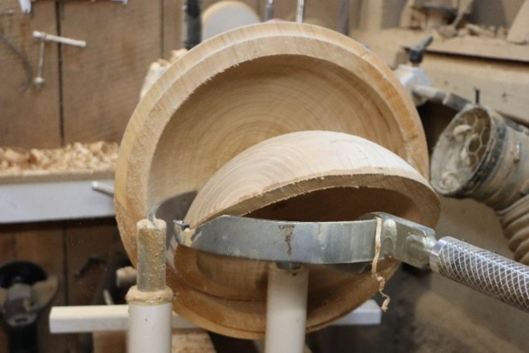 Drechselkunst neu entdeckt: Hannes Drechsel und sein Handwerk im Hofer ...