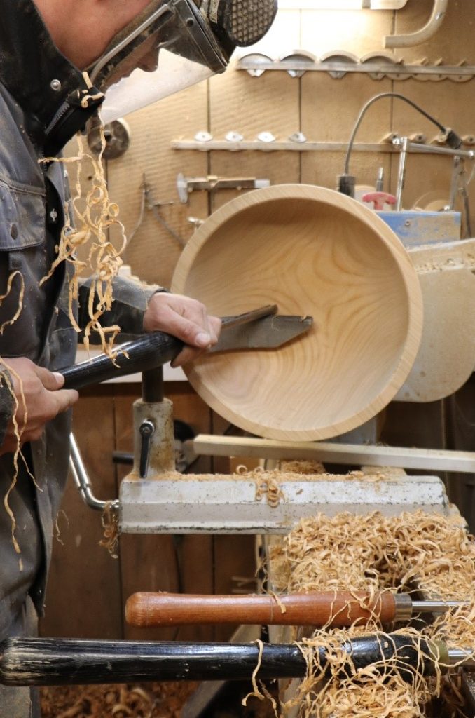 Drechselkunst neu entdeckt: Hannes Drechsel und sein Handwerk im Hofer ...