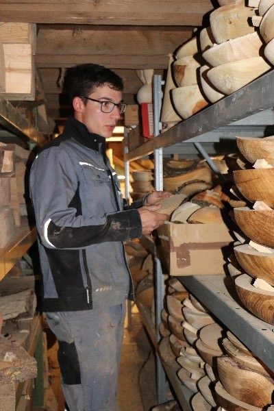 Drechselkunst neu entdeckt: Hannes Drechsel und sein Handwerk im Hofer ...