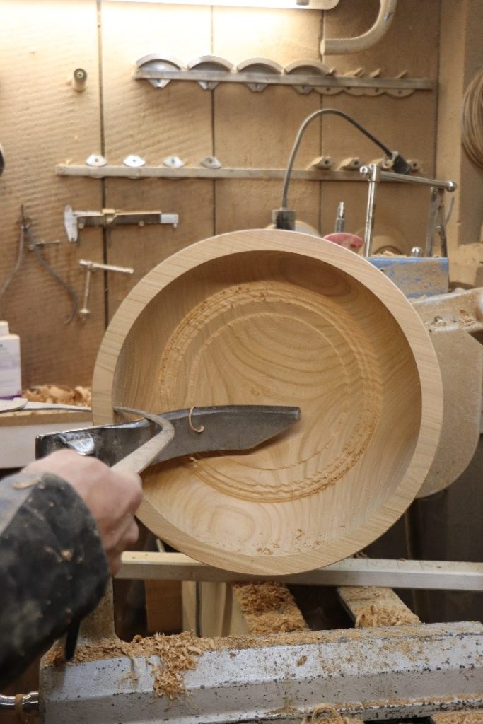 Drechselkunst neu entdeckt: Hannes Drechsel und sein Handwerk im Hofer ...